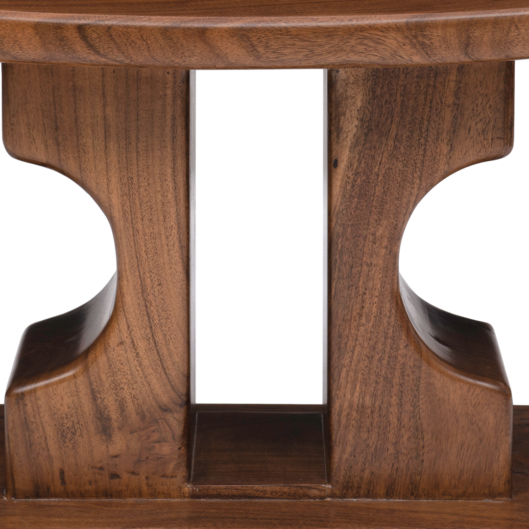 Throne Stool – Iqrup and Ritz